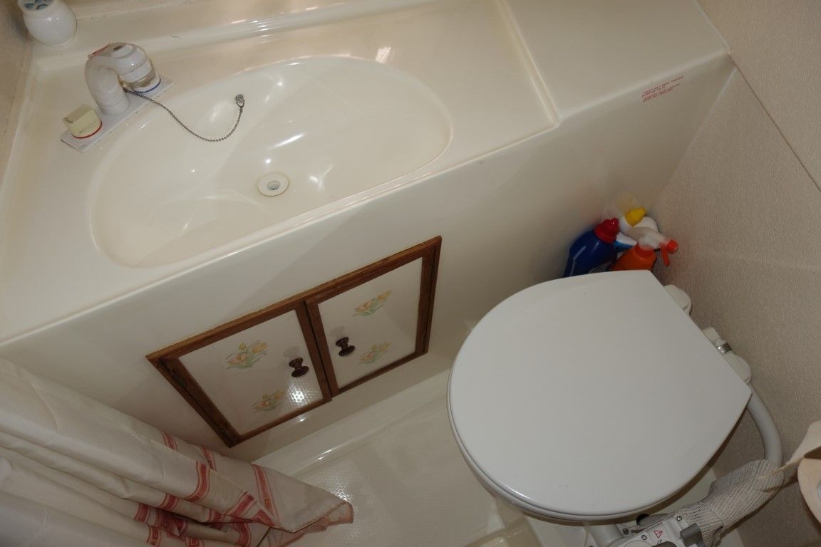 COLVIC SUNCRUISER 35 FLYBRIDGE For Sale | Norfolk Yacht Agency | NYB1314