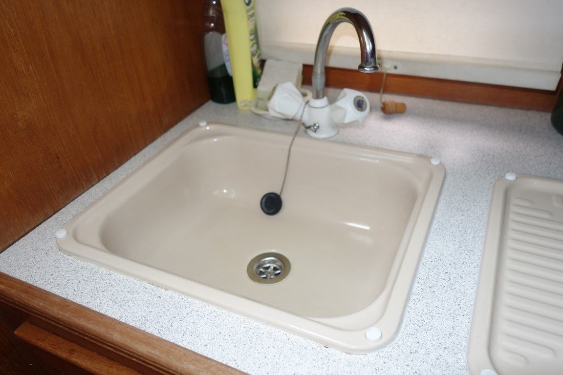 COLVIC SUNCRUISER 35 FLYBRIDGE For Sale | Norfolk Yacht Agency | NYB1314