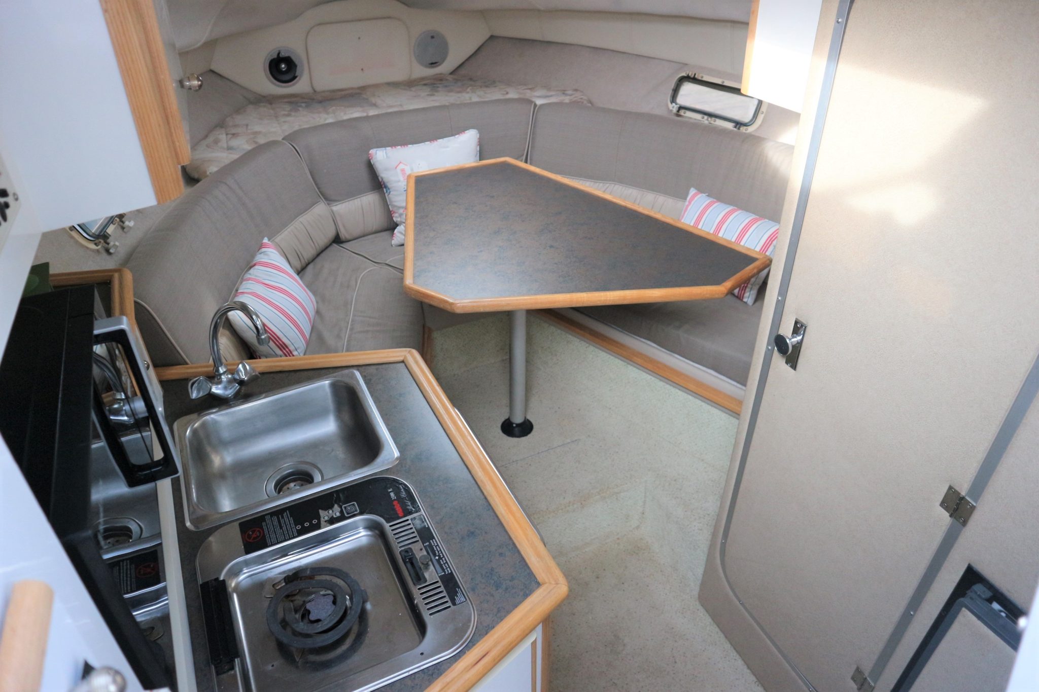 Maxum 2400 SCR For Sale | Norfolk Yacht Agency | NYH71325