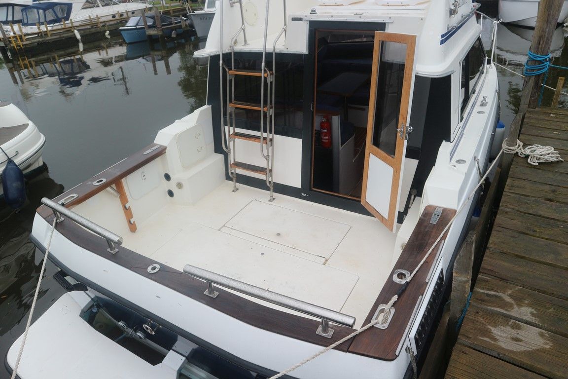 Bayliner 2556 For Sale | Norfolk Yacht Agency | NYB74060