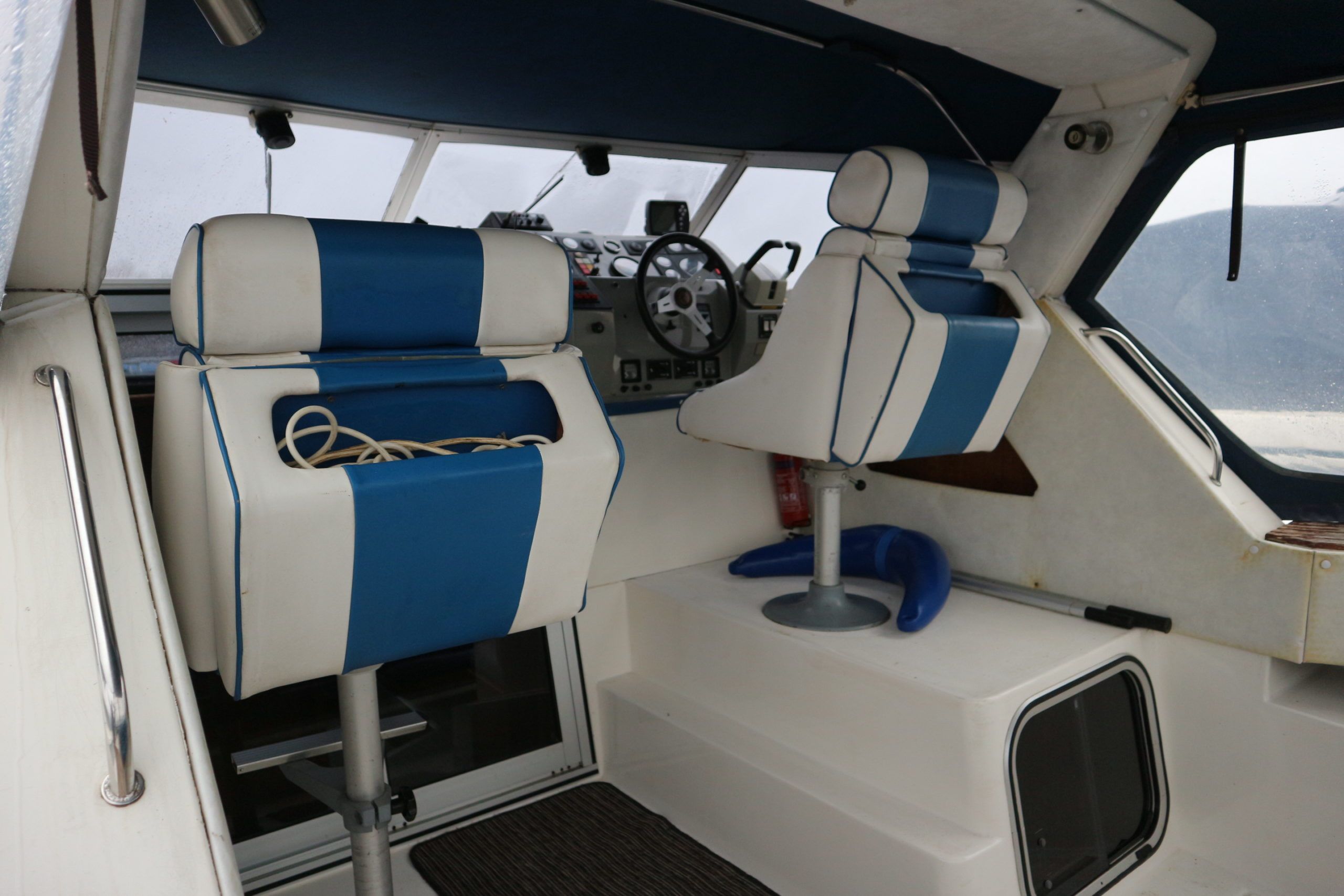 Cruisers International Vee Express For Sale | Norfolk Yacht Agency ...