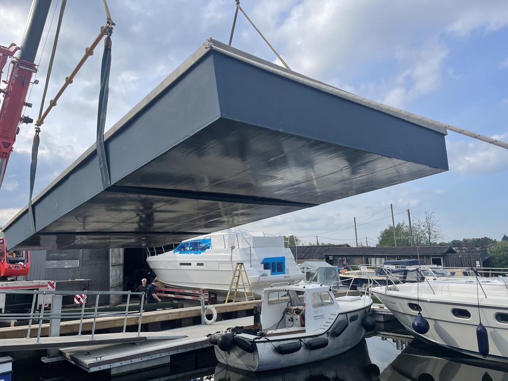 32' x 14' GRP float For Sale | Norfolk Yacht Agency | NYH113913