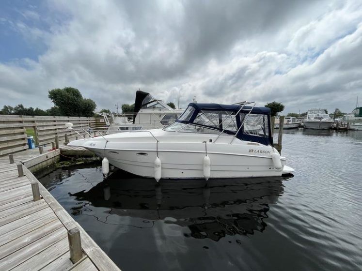 Larson 254 Cabrio For Sale | Norfolk Yacht Agency | NYB123479